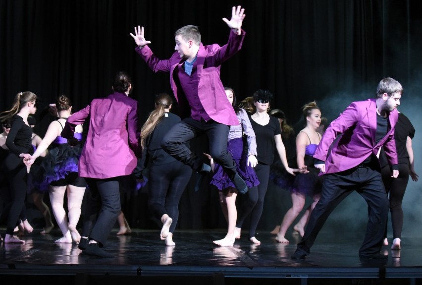 EESS students “blitz” dance – The Aylmer Express