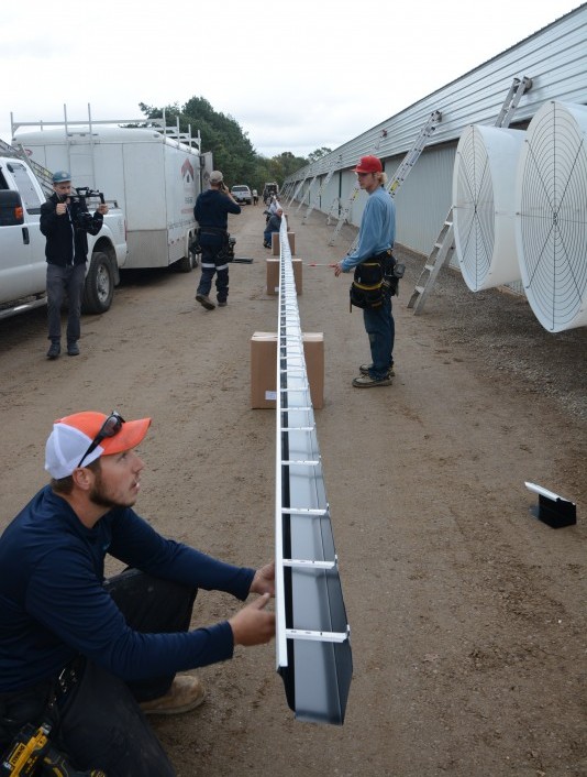 Barn gets one-piece 500 foot long eavestrough – The Aylmer Express