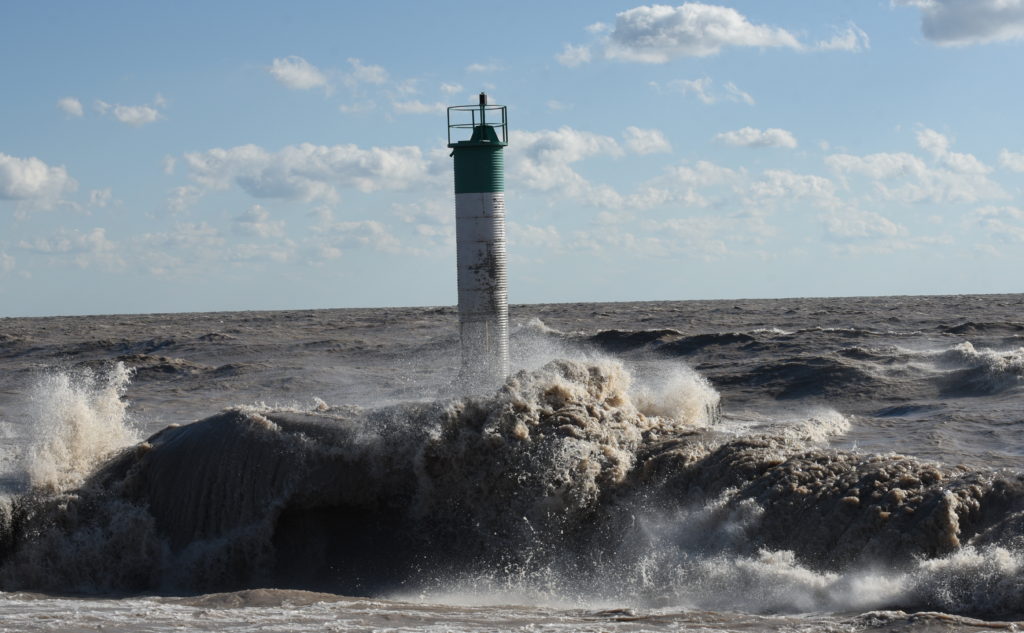 High winds send waves crashing onto Port Bruce beach – The Aylmer Express
