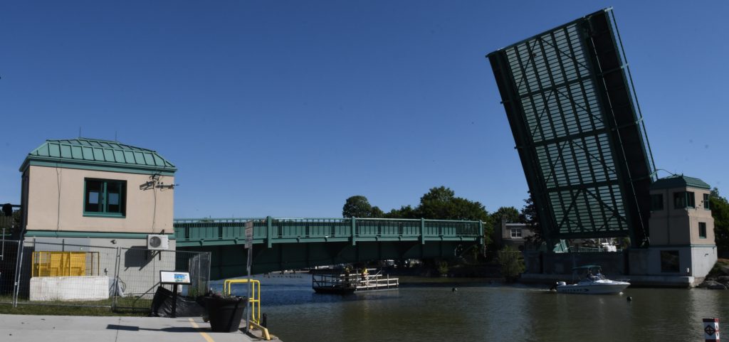 Lift bridge opening delayed again – The Aylmer Express
