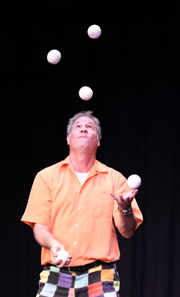 Juggler brings frenetic show to Aylmer library – The Aylmer Express