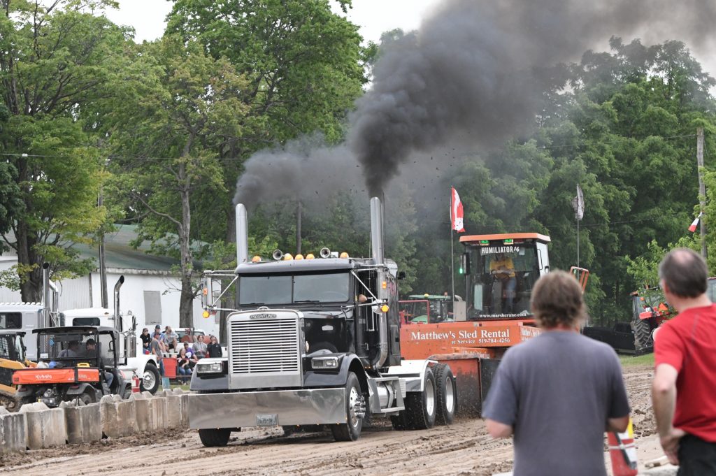 Smoking up the sky at Truck and Tractor Pull – The Aylmer Express