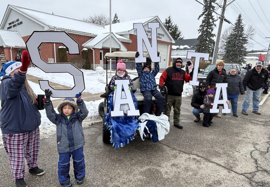 Springfield greets Santa’s arrival – The Aylmer Express